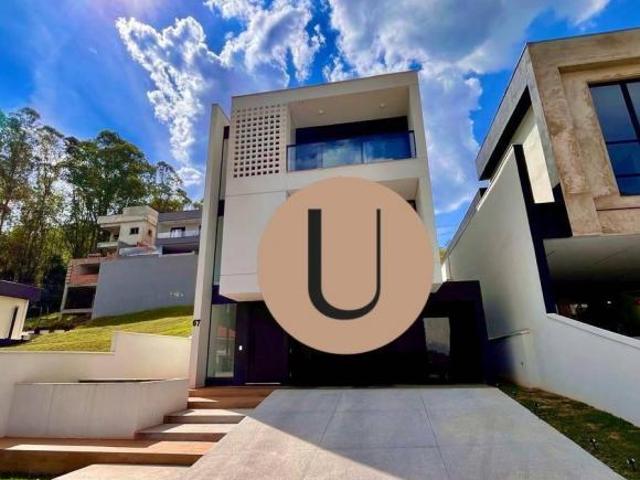 Casa nova com 03 suítes em Aldeia da Serra!