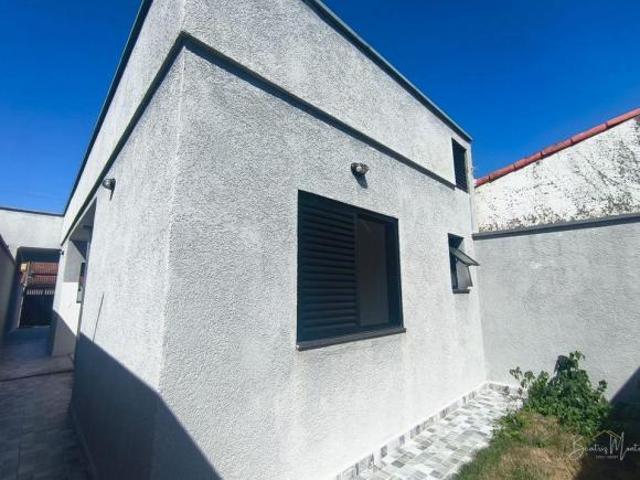 Casa nova com 2 dormitórios no bairro Balneário Nova Peruíbe á venda