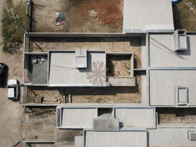 Casa nova com 2 quartos e quintal amplo no Balneár