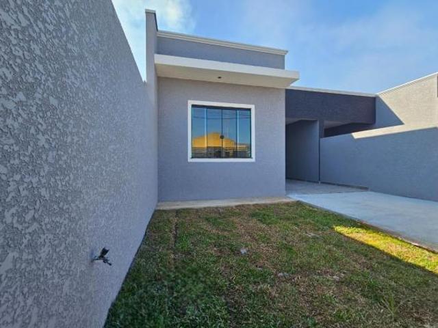 Casa Nova com 2 Quartos, Pé Direito Alto e Excelente Localização