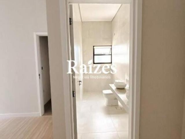 Casa Nova com 3/4 sendo 1 suite no Bairro Portal Valle