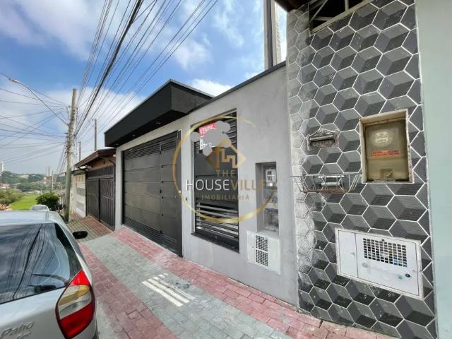 Casa nova com 3 dormitórios, suíte, porcelanato e área gourmet, SJC