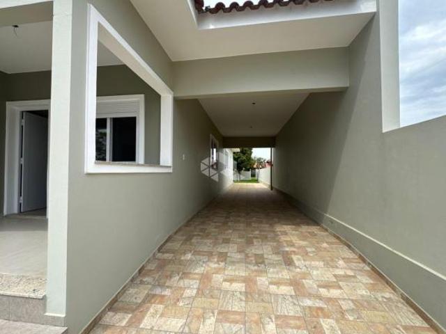 Casa nova com 3 dormitórios 01 suíte, na João Alves