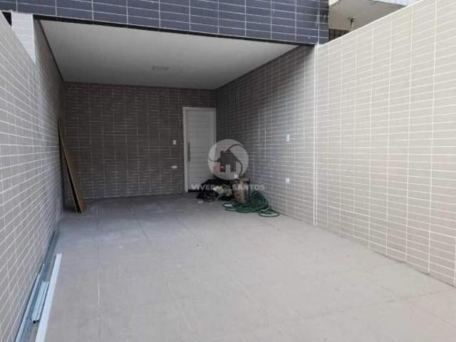Casa nova com 3 dormitórios no Marapé