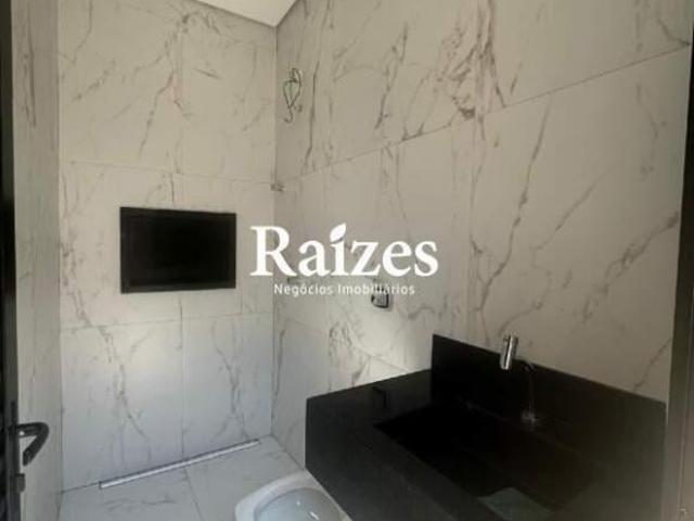 Casa nova com 3 suítes no Novo Mundo
