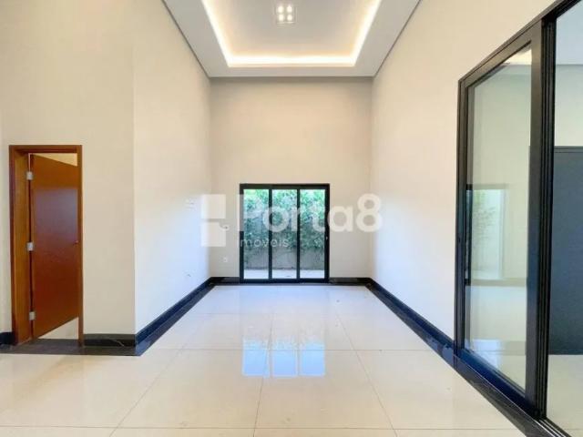 Casa nova com 3 suítes no condomínio Maria Júlia design neoclássico e piscina incrível