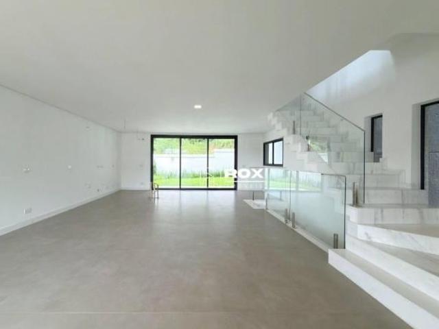 Casa nova com 3 suítes a venda Santa Cândida Curitiba/PR