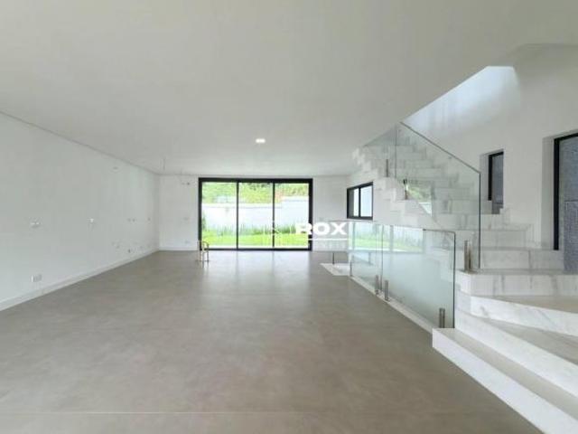 Casa nova com 3 suítes a venda Santa Cândida Curitiba/PR