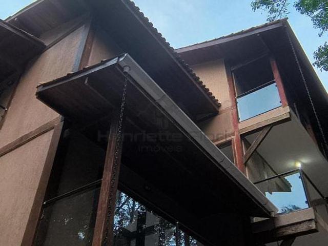 Casa nova com 3 suítes em condomínio fechado na Serra da Cantareira