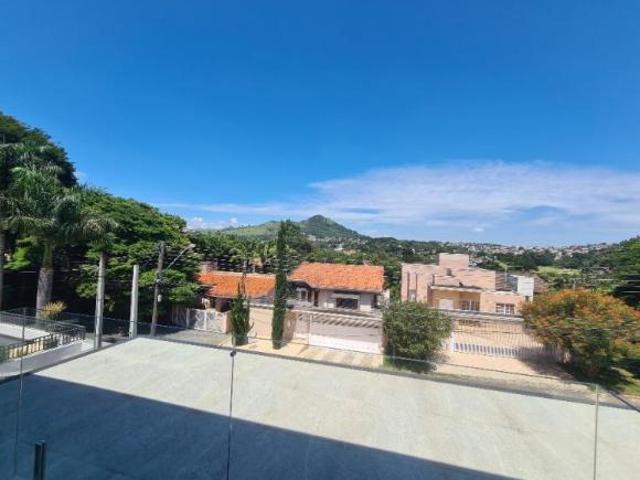 Casa nova com 3 suítes, piscina, área gourmet no Condomínio Arco Iris em Atibaia SP