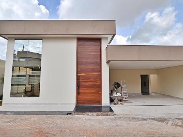 Casa nova com 3 Quartos, 03 suítes na Colônia Agrícola Samambaia