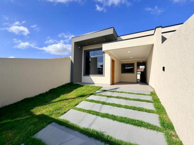 Casa Nova com 3 Quartos 1 Suíte e Quintal Amplo
