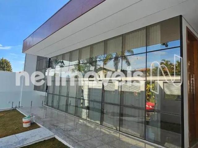 Casa nova com 4 suítes e piscina no Belvedere!