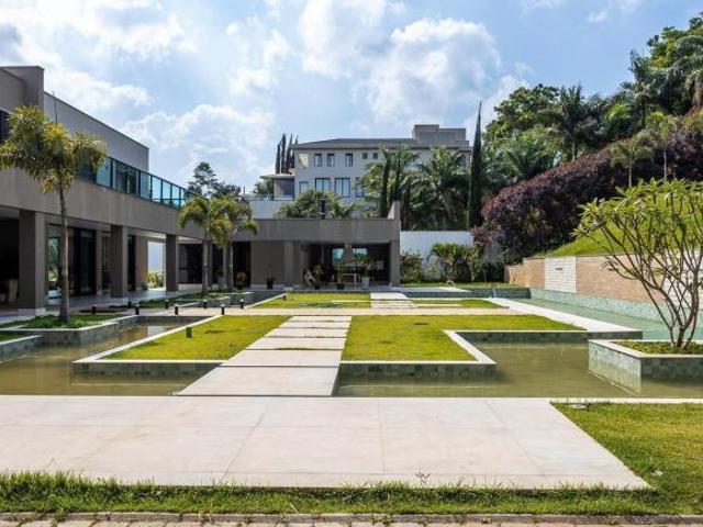 CASA NOVA A VENDA 1300m²