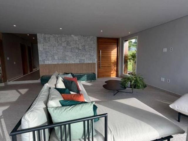 Casa nova a venda