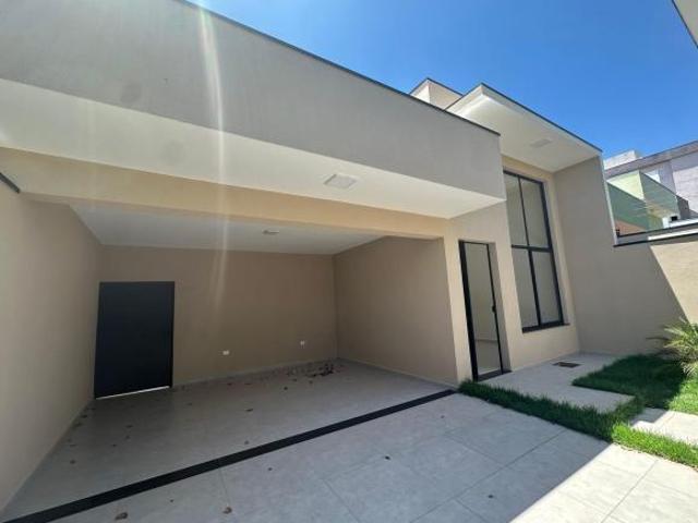Casa nova à venda, c/ 03 dormitórios, sendo 01 suite e espaço gourmet, localizada no Portal Ville Az