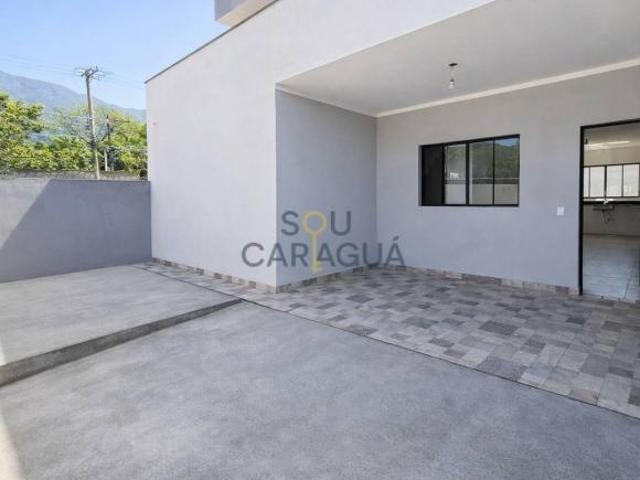 Casa Nova a venda com 3 quartos perto da praia Massaguaçu em Caraguatatuba