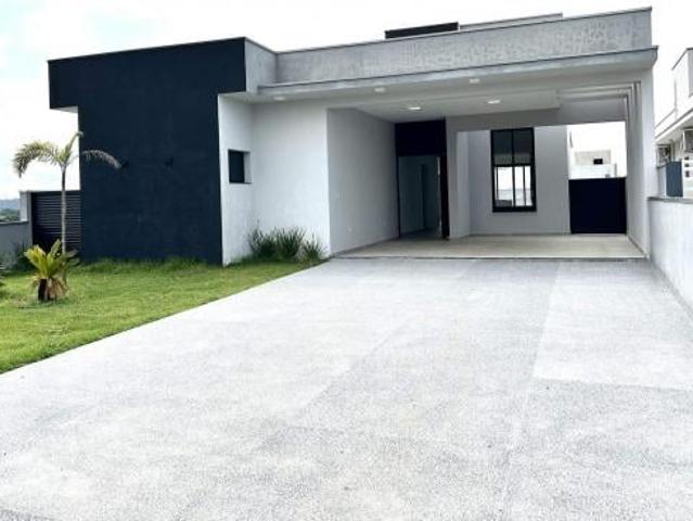 Casa nova à venda, com 03 dormitórios, sendo 01 suíte, Piscina e Espaço GourmetResidencial Haras Ing