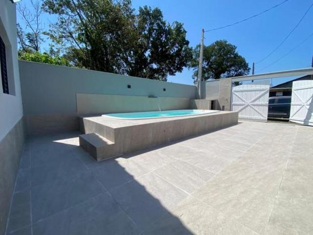 CASA NOVA Á VENDA COM PISCINA E SUÍTE EM MONGAGUÁ