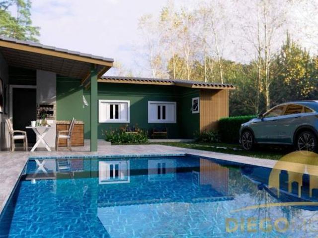 Casa Nova à venda com piscina em bairro tranquilo e bem localizado!