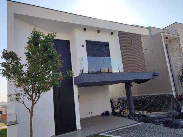Casa Nova a venda, condomínio em Valinhos, com escritorio e piscina