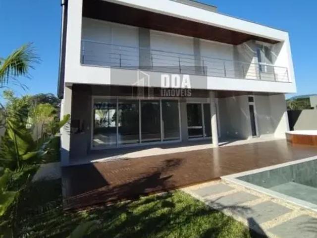 Casa nova a venda no Costão Golf Ville