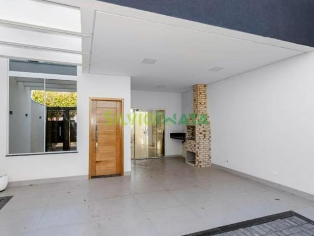 Casa Nova à Venda no Jardim Araucária em Maringá/PR | 3 Quartos | Suíte | Área Gourmet | Nunca Habit