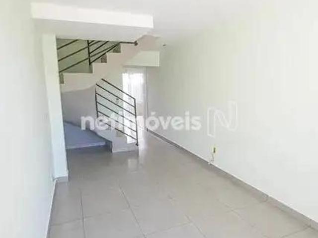Casa Nova à Venda no Jardim Leblon – 2 Quartos, 2 Suítes e Quintal