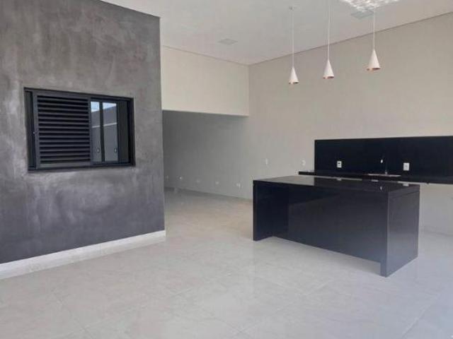Casa nova à venda no Pantano 2