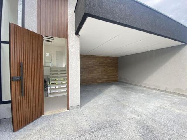 CASA NOVA À VENDA NO REAL PARK SANTA ISABEL COM 230M², 3 SUÍTES E PISCINA COM BORDA INFINITA