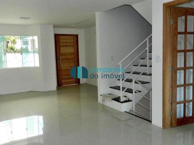 Casa nova, amplo quintal, Pilarzinho
