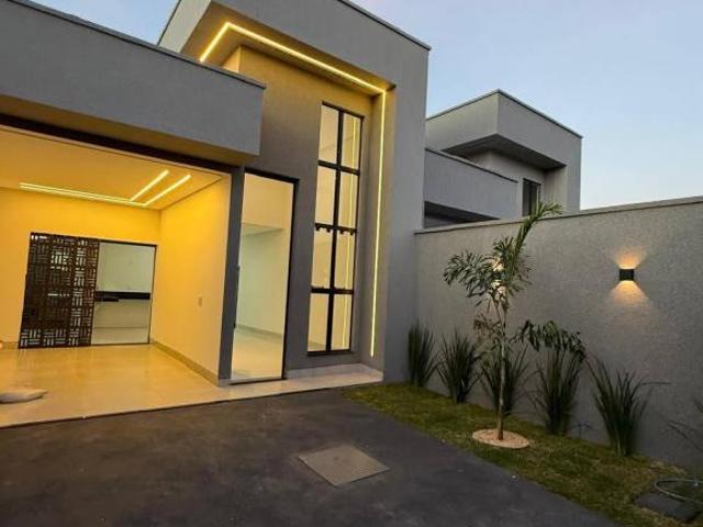 Casa nova de 150m2 com 3 quartos. Casa de Rua com 3 Quarto s por R$ 490000.00 no setor Loteamento