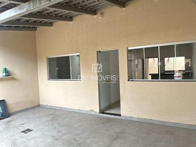 Casa Nova de 2 quartos com Suíte no Residencial Itaipu