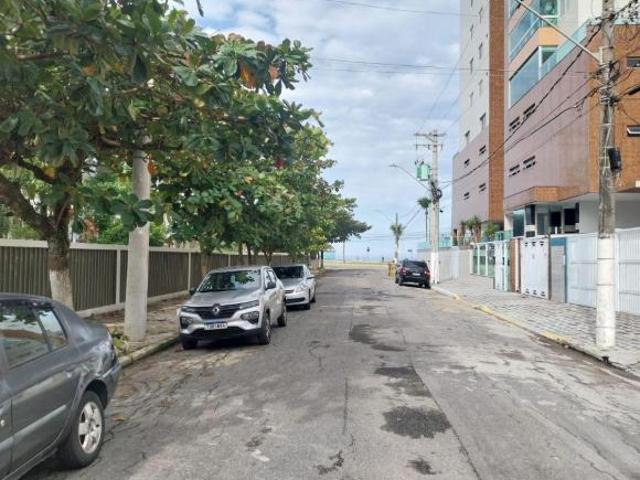 casa nova de condomínio a 50 mts do mar Maracanã Praia Grande