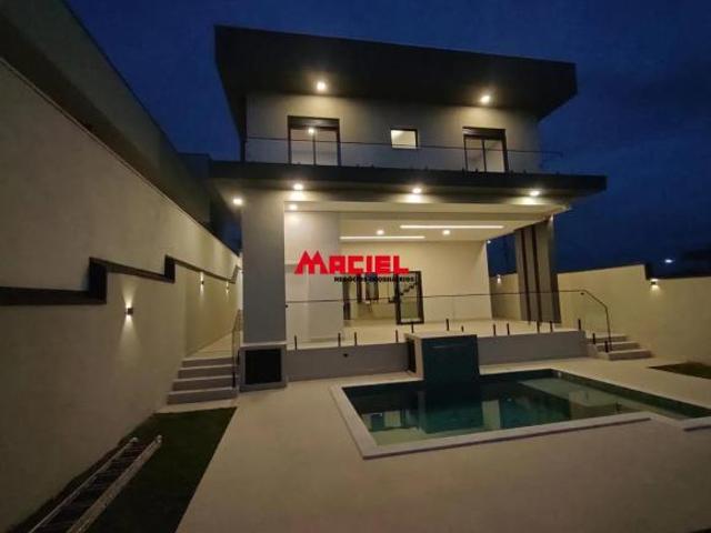 Casa Nova de Altíssimo Padrão no Condomínio Santa Mônica com Piscina, Área Gourmet e Acabamentos Exc
