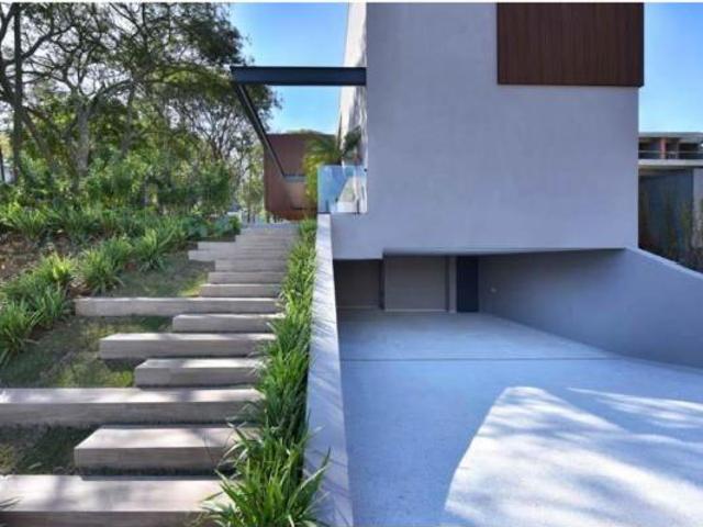 CASA NOVA DE ALTO PADRÃO