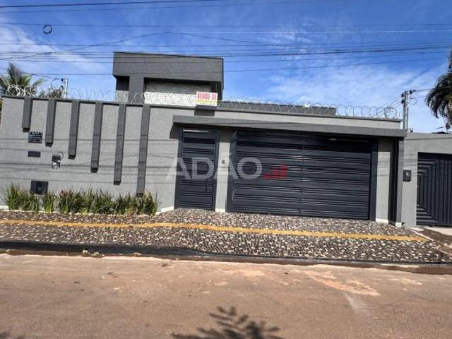 Casa Nova de Alto Padrão 360m² terreno 200m² área construída Casa de Rua com 3 Quarto s por R$
