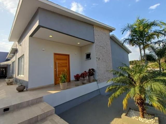 Casa nova de alto padrão com 3 suítes e piscina no bairro Medeiros, Jundiaí SP