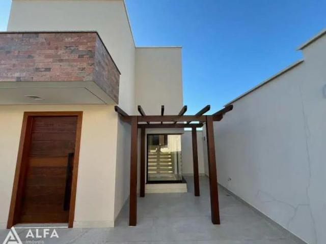 Casa Nova de Alto Padrão à Venda em Condomínio Tranquilo