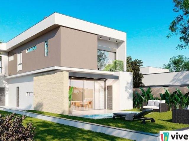 CASA NOVA DE ALTO PADRÃO NO CONDOMÍNIO CAMPOS DE MEDEIROS!