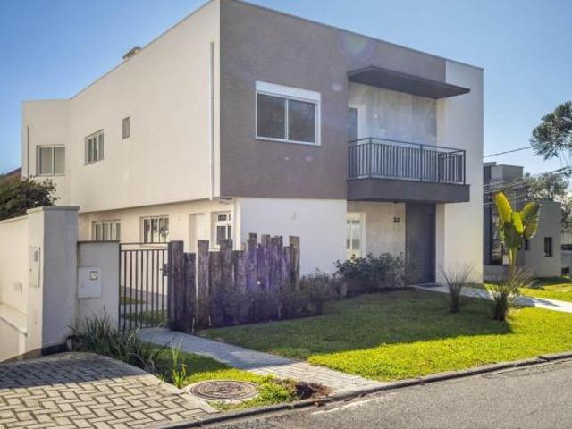 CASA NOVA E ACONCHEGANTE COM QUINTAL