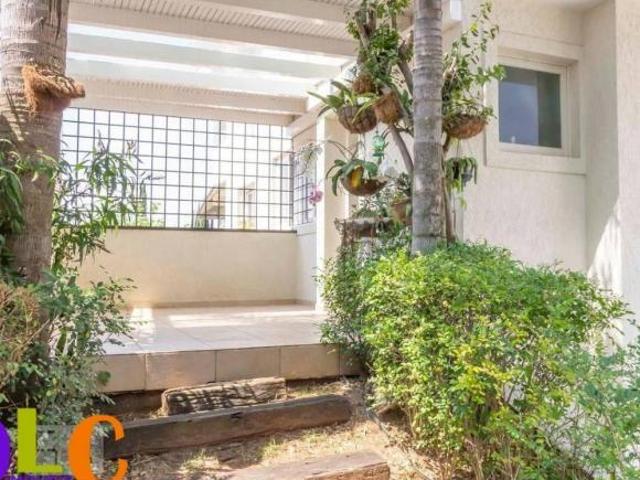 Casa nova e ampla à venda | 200m² | 6 quartos | 3 suítes | 4 vagas de carro