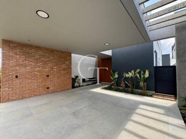 Casa Nova e Moderna com Piscina e 3 Suítes no Condomínio Alphaville Castelo Itu