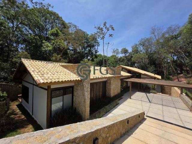 Casa nova em cond. fechado de lazer na represa, em meio a mata Atlântica