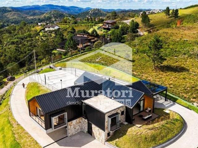 Casa nova em Condomínio