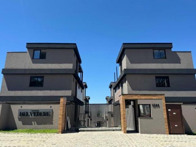 CASA NOVA EM CONDOMÍNIO, COM 234 M², 3 SUÍTES E 2 VAGAS NAS MERCÊS