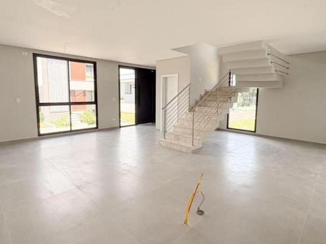Casa Nova em Condomínio Clube | 241 m² Privativos | 3 Suítes | Terraço com Jacuzzi | 4 Vagas | Esqui