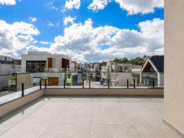 Casa Nova em Condomínio Clube | 3 Suítes | 174m² |