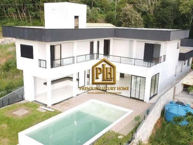 Casa nova em condomínio em Atibaia