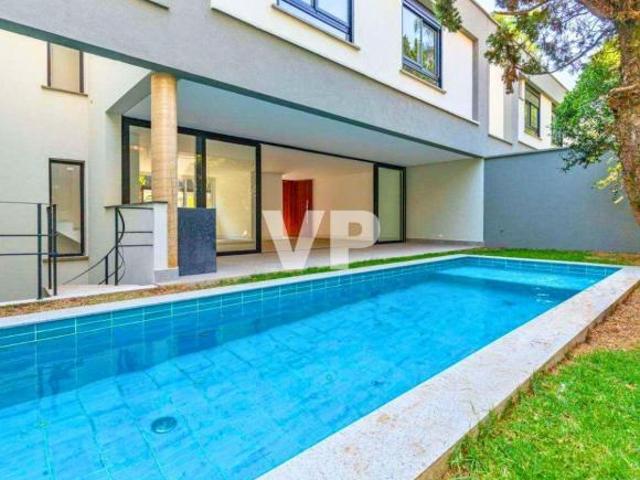 Casa Nova em Condomínio Exclusivo com Piscina | Alto da Boa Vista